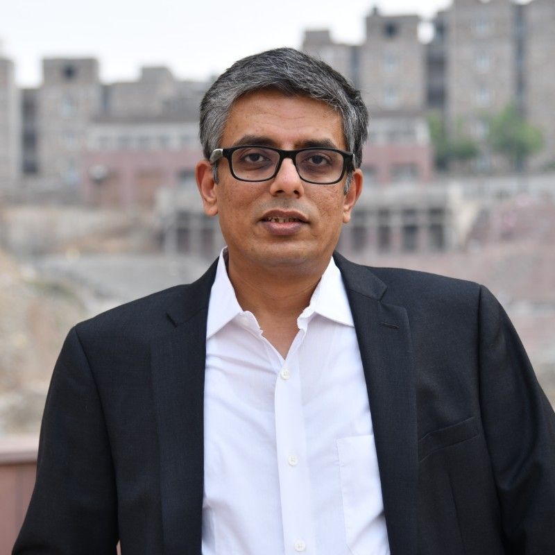 Professional Certificate in Digital Marketing and Analytics with AI